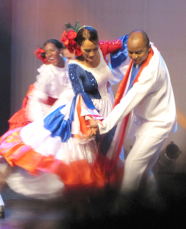 NOVIEMBRE EN DANZA - Touring Dominican Republic